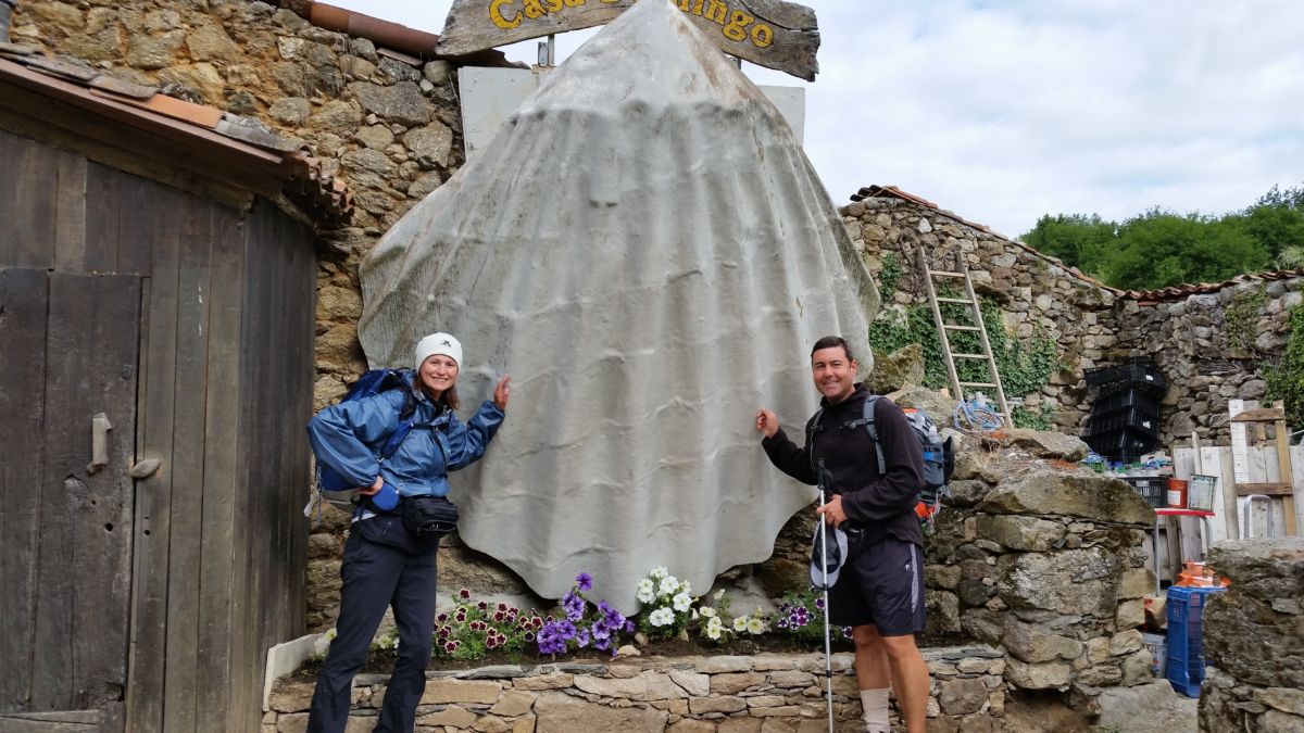 Walking the Camino Francés: Barbadelo to Boente – Dang Travelers