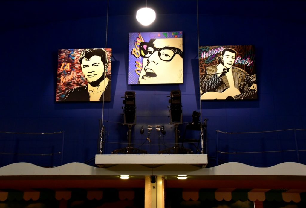 Step Back in Time on a Tour of the Legendary Surf Ballroom – Dang Travelers